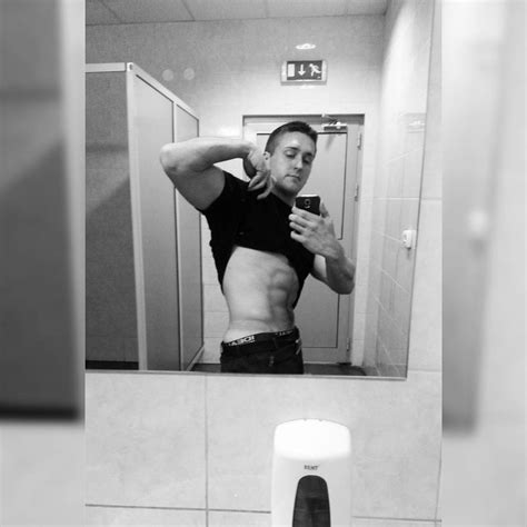 Mirror Selfies Abs