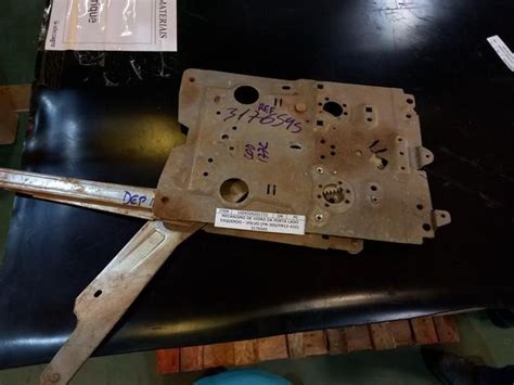 Tomada De Preço Mecanismo De Vidro Da Porta Lado Esquerdo Volvo Fm