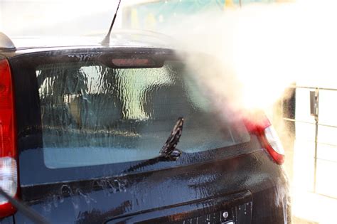 셀프 서비스 세차장에서 거품이 나는 자동차 클로즈업 물 후 깨끗한 자동차 0명에 대한 스톡 사진 및 기타 이미지 0명 강철