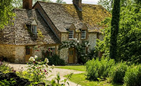 Holiday Let Management Costs In The Cotswolds Red Kite Hosts