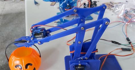 20221030機械手臂(二)arduino程式設定教師研習 ~ 澎湖縣自造教育及科技中心 20221030機械手臂(二)arduino程式設定教師研習 ~ 澎湖縣自造教育及科技中心