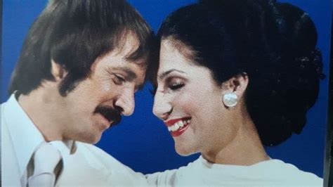 Pin Tillagd Av Sandra Rarrick P Sonny And Cher S