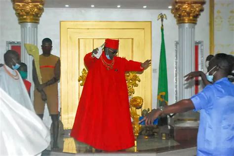 Oba Of Benin Dances As Looted Artefacts Return From Germany Mangrove Pen