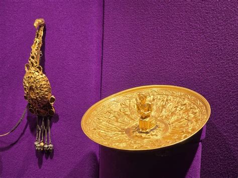 Galerie Foto Aurul Dacic A Fost Furat Dar Cu Tezaurul De La Pietroasa Peste Care Plouă în