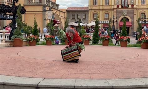 Video La Befana The Good Natured Witch Explains Italys Holiday Traditions