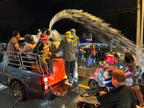 ตราดทีวี ตราดทีวี Added A New Photo — At ริมเขื่อน จ ตราด