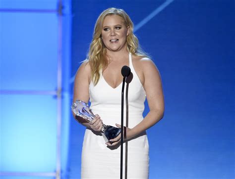 Amy Schumer Thanks Fan For Body Positive Social Media Post Comparing