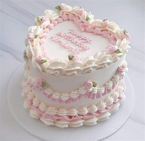 Pin De Maggie Todorova Em Birthday Cakes Vintage Look Bolos De