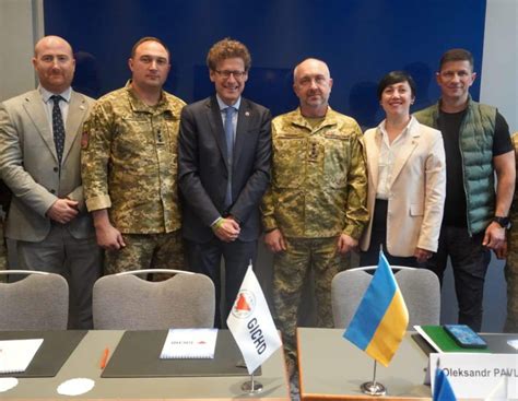 Швейцарія готова надати Україні 100 млн швейцарських франків на гуманітарне розмінування