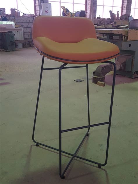 Стільці напівбарні на замовлення