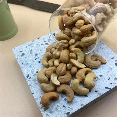 Fresh Roasted Cashews Gowells Homemade Candy