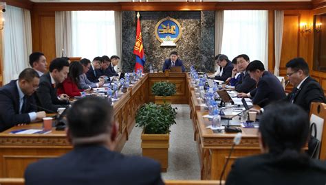 Улс төрд нөлөө бүхий зарим этгээдийн хамаарал бүхий этгээд төрд удирдах алба хашихгүй зээлд