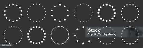 다양한 크기의 하얀 별이 원으로 배열되어 있습니다 둥근 프레임 테두리 검은 별 윤곽선 간단한 기호 디자인 요소 장식품 라인 아트 벡터 일러스트 레이 션 0명에 대한 스톡