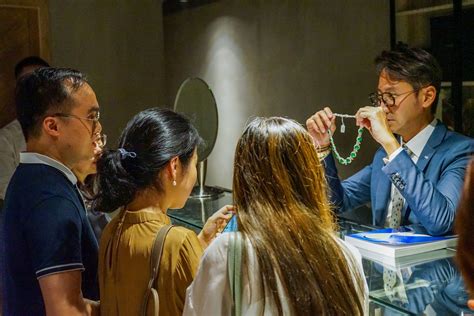 苏富比秋拍预展成功举行 博物馆首次展出瑰丽珠宝及翡翠首饰 澳门钟表博物馆
