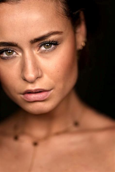 Model Sedcard Von Luisa L Weibliches Professional Fotomodel Deutschland