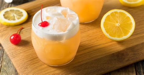 20 Best Vodka Christmas Cocktails And Drinks Insanely Good