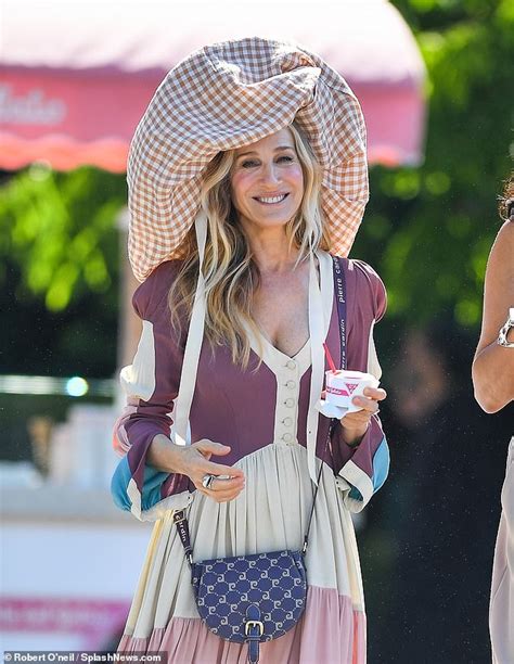 Sarah Jessica Parker Divides Opinion With Enormous Hat On Set Of And