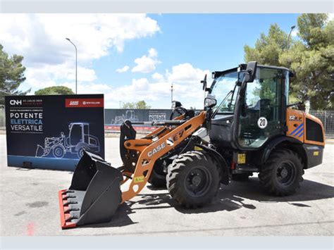 Cnh Inaugurates Electric Compact Wheel Loader Production Line In Lecce