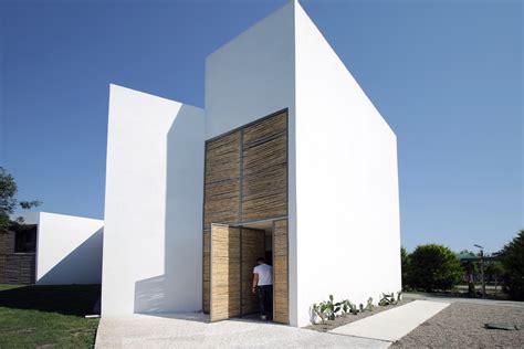 Gallery Of Ecosuites A Reed Clad Hotel Alex A Tsolakis Architecture 2