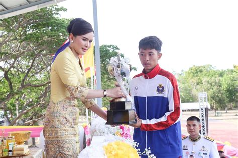 Naewnanews โปรดเกล้าฯให้ พลตรีหญิง ท่านผู้หญิงอรอนงค์ ปิยนาฏวชิรพัทธ์ เป็นผู้แทนพระองค์ ไปเปิด