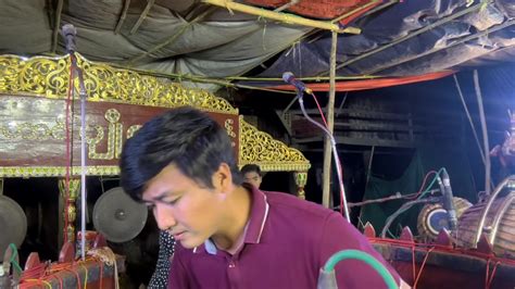 တဖတ်သတ် အချစ်ဆိုတာ မိုးခေါင်တဲ့ သဲကန္တာရမှာ စိုက်ခဲ့မိတဲ့ မျိုးစေ့လိုပဲ အပင်ဖြစ်ထွန်းဖို့ မလ