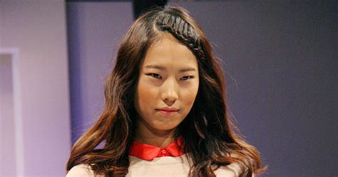 포토 러블리한 애시드 컬러로 시선 집중~