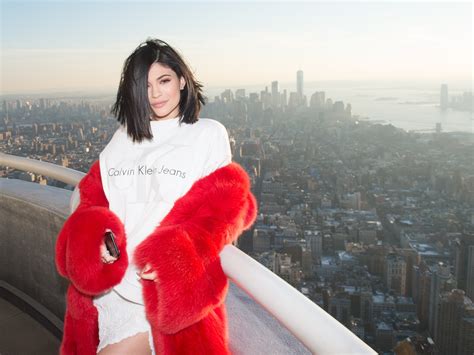 Download Wallpaper Smile Photo Brunette Kylie Jenner Section Girls