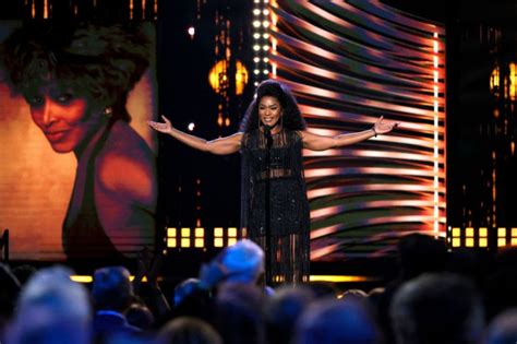 Tina Turners Final Words For Angela Bassett Revealed Tributes From