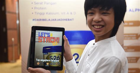 App Develover Muda Yuma Soerianto Memperlihatkan Karyanya