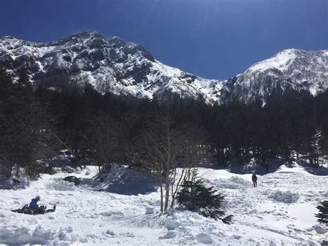 初めての雪山歩き冬の赤岳鉱泉泊 雪山講習会入門 南八ヶ岳スノーハイク 2日間アルパインツアー海外国内のハイキングトレッキング登山ツアー