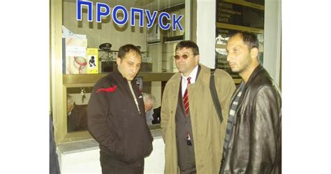 Трима в ареста мамили със свински грип