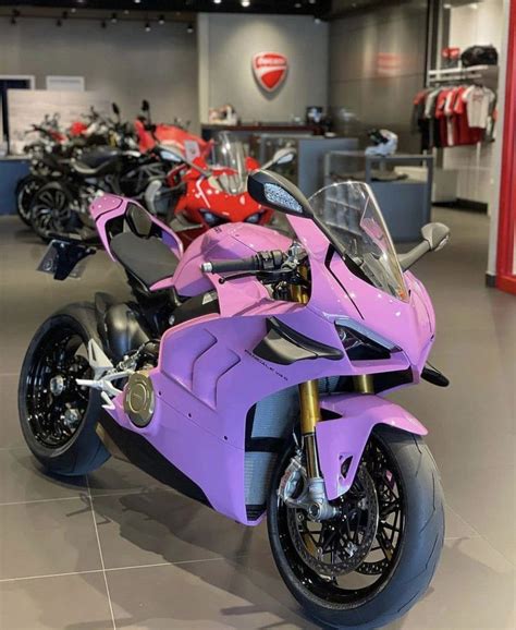 Purple Ducati Panigale V4 In Lavender Color Basketbol Fotoğrafçılığı