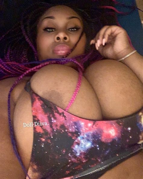 Social Media Freaks Shesfreaky