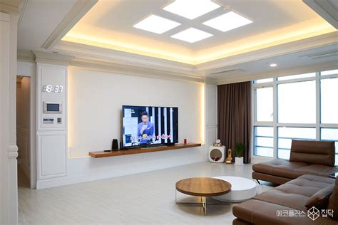 화이트우물천장간접조명무지주선반포세린타일브라운 Ceiling Lights Architecture House Furniture Home Decor