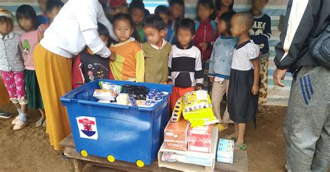 Dvb ဒီးမော့ဆို စစ်ရှောင်စာသင်ကျောင်းအတွက် သင်ထောက်ကူပစ္စည်းများ လှူဒါန်း