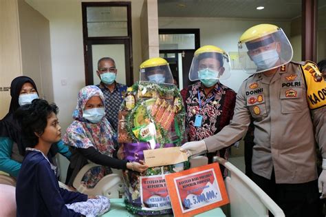 Adik Kakak Hotel Viral Viral Kakak Adik Unggah Foto Jadul Dan