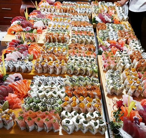 Sushi Party Wallpaper