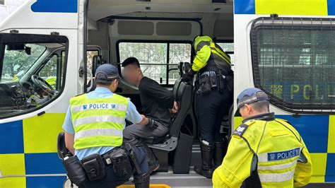 貨車停屯門公路被誤壞車 警到場揭司機藏毒檢k仔 星島日報
