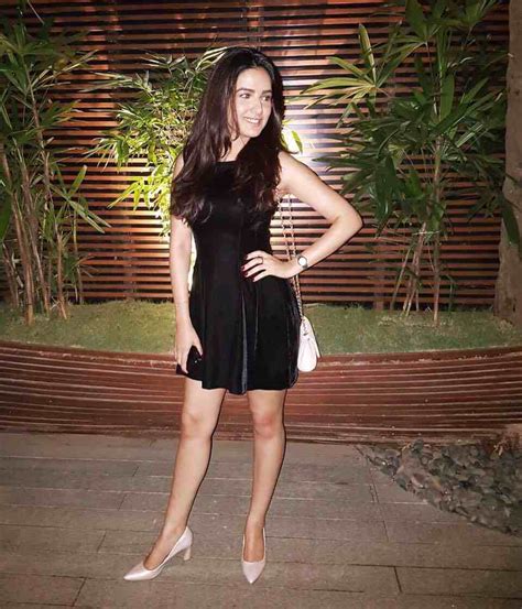 Jasmin Bhasin Wiki Age Babefriend Husband Family Biography More