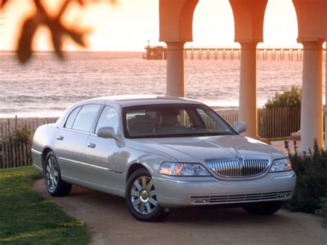 2003 Lincoln Town Car Cartier