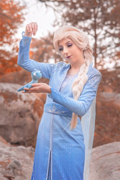 Elsa From Frozen Cosplay By Kiyomi Frozen Cosplay Elsa Cosplay Anna Frozen Disneyland Paris