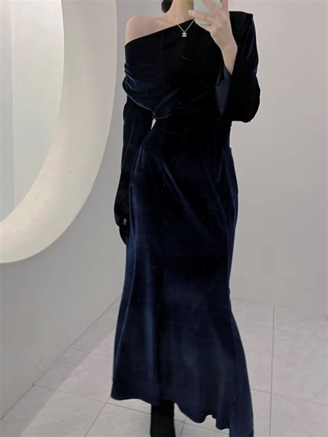 [골반볼륨 성형핏]달링유 핀턱 S라인 볼륨 머메이드 롱 밴딩 힙업 보정 벨벳 인어 절개 스커트 2color 에이블리