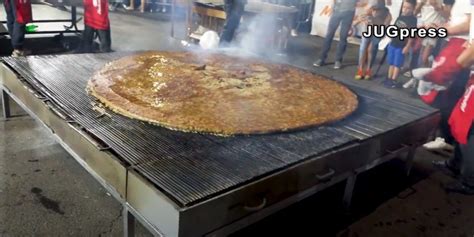 Во Лесковац испечена најголемата плескавица во светот тешка е 86 4 килограми ВИДЕО Курир