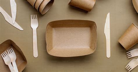 일회용 친환경 식품 포장 베이지색 배경에 갈색 크래프트 종이 식품 용기 평면도 플랫 레이 사진 Unsplash의 포크 이미지