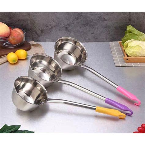 กระบวยอเนกประสงค์ กระบวยตักน้ำสแตนเลสด้ามยาวสีสดใส มี 2 ขนาดไห้เลือก คละสี Shopee Thailand