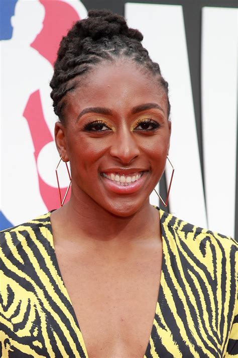 Wnba All Star Nneka Ogwumike Leads Sparks To Win