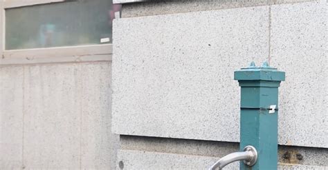 집 밖의 Fitnessmotivation 거리 거리 달리기 거리 풍경 건강 건강 운동 건강한 건강한 생활 건물 겨울 옷 겨울 운동 계단 계단 조깅