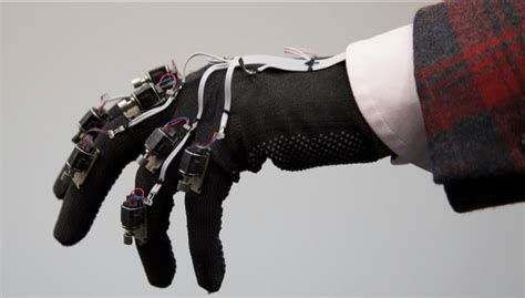 Hand Tracking Device Combined With Vibro Tactile Output Download Scientific Diagram