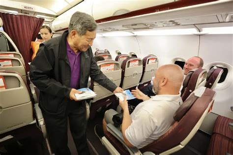 ภาพประวัติศาสตร์ ปิยสวัสดิ์ อำลาเที่ยวบินสุดท้าย ไทยสมายล์