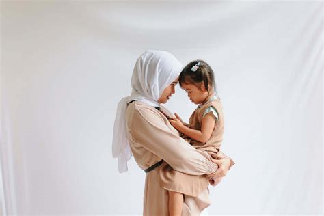 100 Mother And Daughter Wallpapers